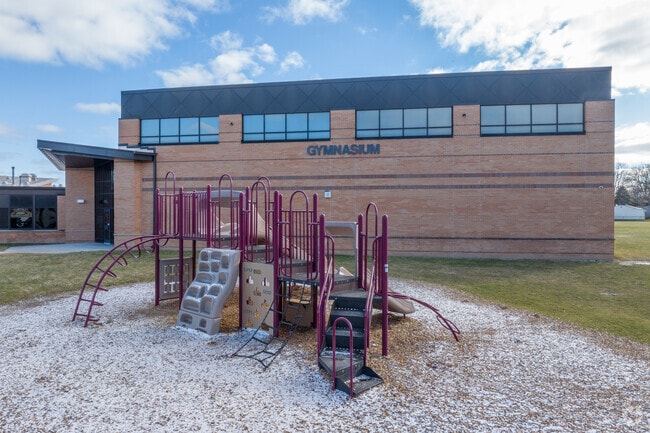 Fountain Elementary School, Rankings & Reviews - Homes.com