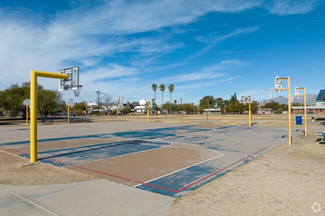 Peter Howell Elementary School, Rankings & Reviews - Homes.com