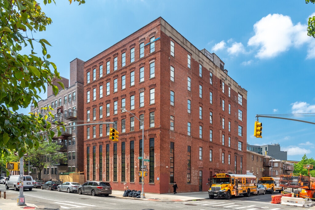 Talmud Torah Tzemach Tzadik Viznitz in Brooklyn, NY - Homes.com