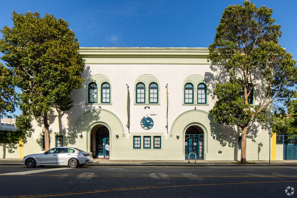 Synergy School, Rankings & Reviews - Homes.com