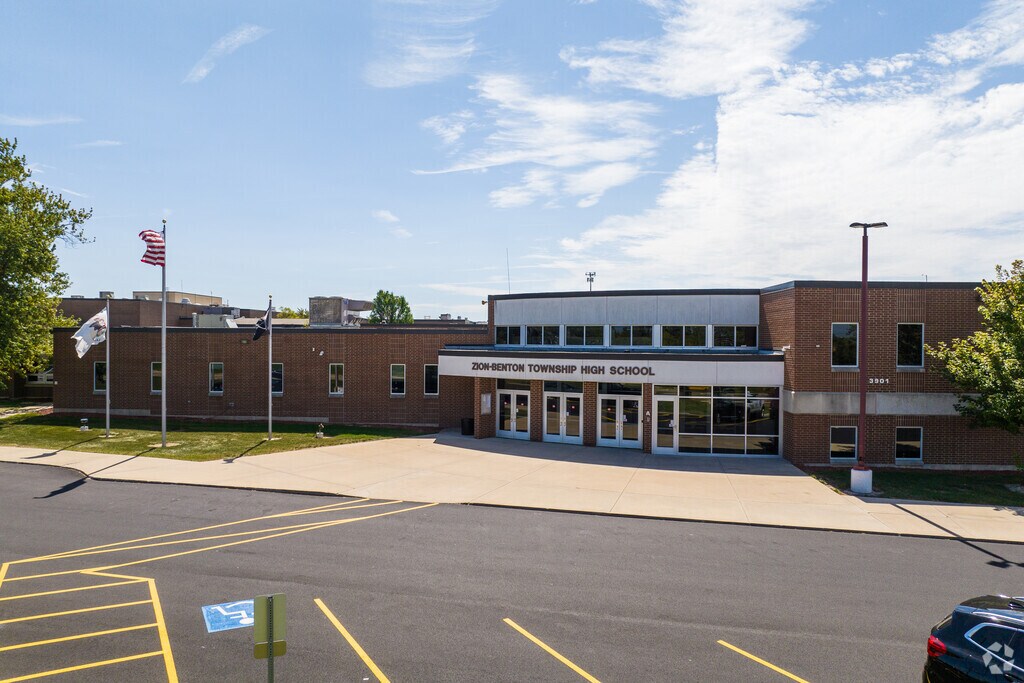Zion-Benton Township High School, Zion IL Rankings & Reviews - Homes.com