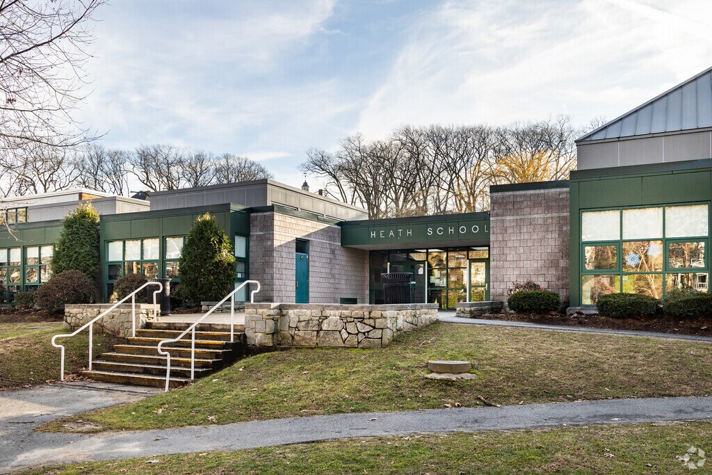 Heath Elementary School, Rankings & Reviews - Homes.com
