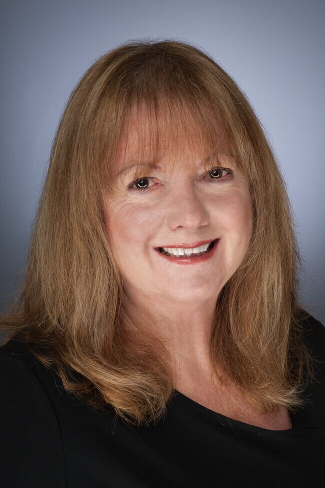 Faye Bowling, Real Estate Agent in Huntersville, NC | Homes.com Faye Bowling, Real Estate Agent in Huntersville, NC | Homes.com