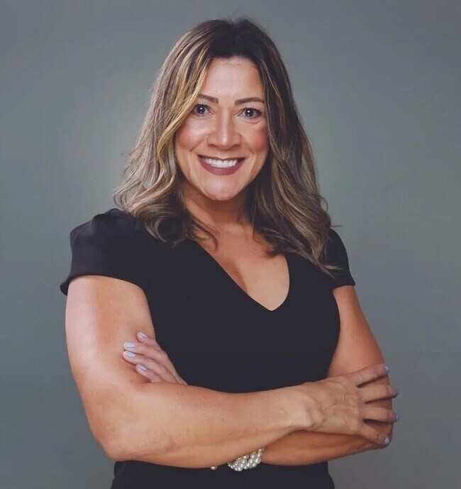 Zenaida Figueroa | Real Estate Agent in Aventura, FL - Homes.com