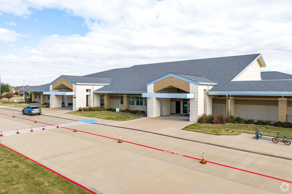 Coyote Ridge Elementary School, Rankings & Reviews - Homes.com