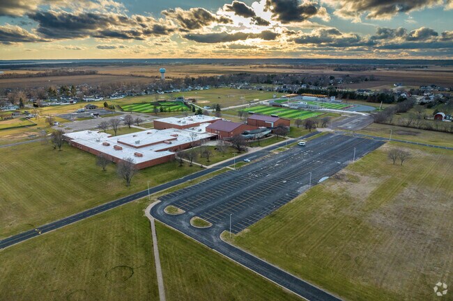 Il Valley Central High School, Rankings & Reviews - Homes.com