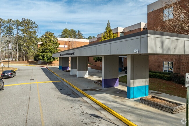 South Atlanta High School, Rankings & Reviews - Homes.com