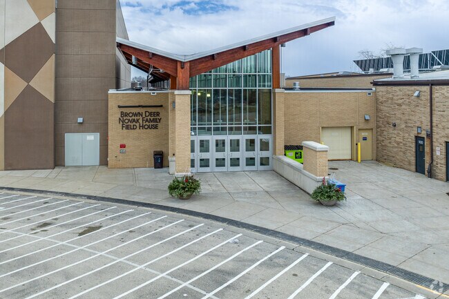 Brown Deer Middle/High School, Rankings & Reviews - Homes.com