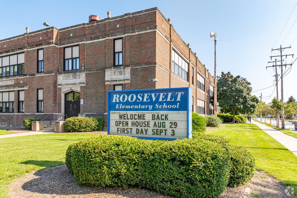 Roosevelt Elementary School, Racine WI Rankings & Reviews - Homes.com Roosevelt Elementary School, Racine WI Rankings & Reviews - Homes.com