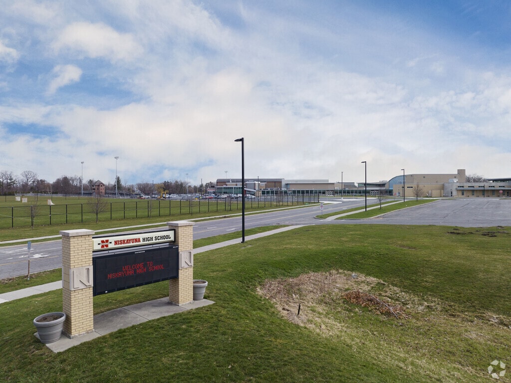 Niskayuna High School, Rankings & Reviews - Homes.com