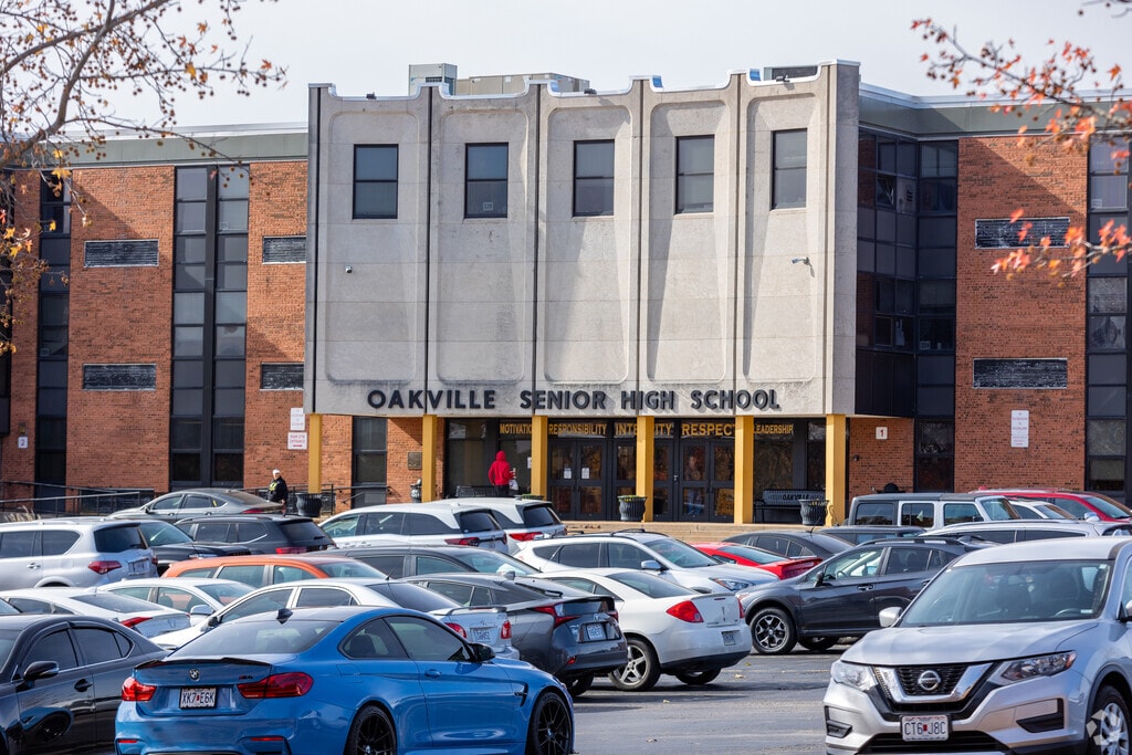 Oakville Senior High School, Rankings & Reviews - Homes.com