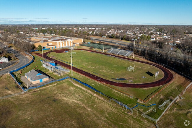 Armstrong High School, Rankings & Reviews - Homes.com