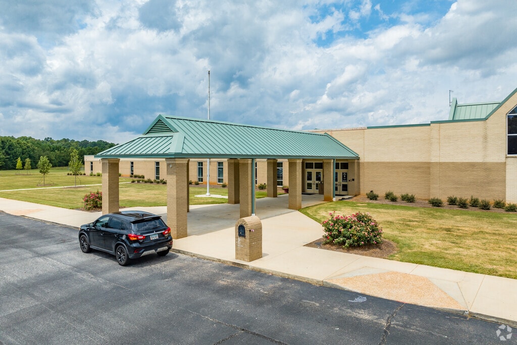 Luella Middle School, Rankings & Reviews - Homes.com