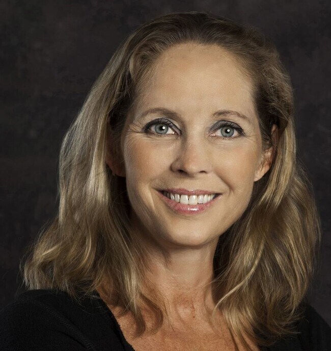 Jeanne Keating | Real Estate Agent in Chicago, IL - Homes.com