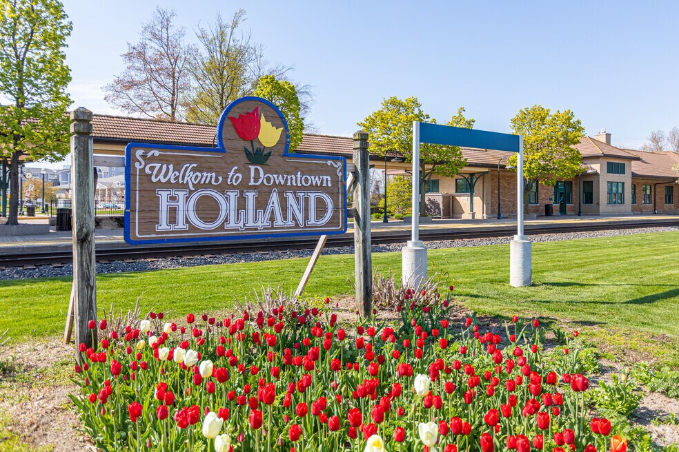 Holland Middle School, Holland MI Rankings & Reviews - Homes.com