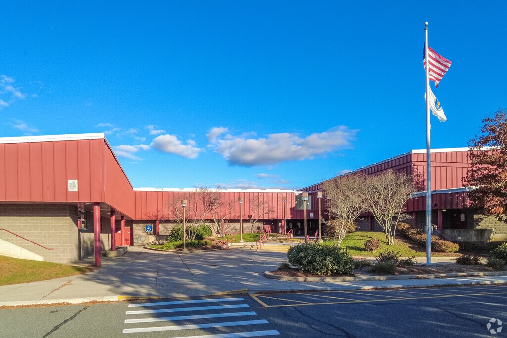 Chestnut Hill Community School, Rankings & Reviews - Homes.com