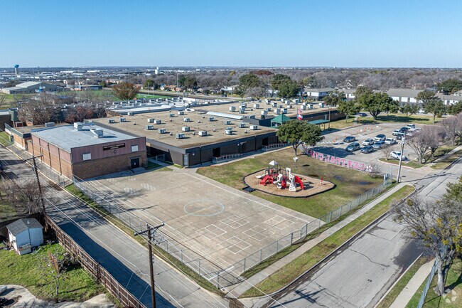 Central Elementary School, Rankings & Reviews - Homes.com