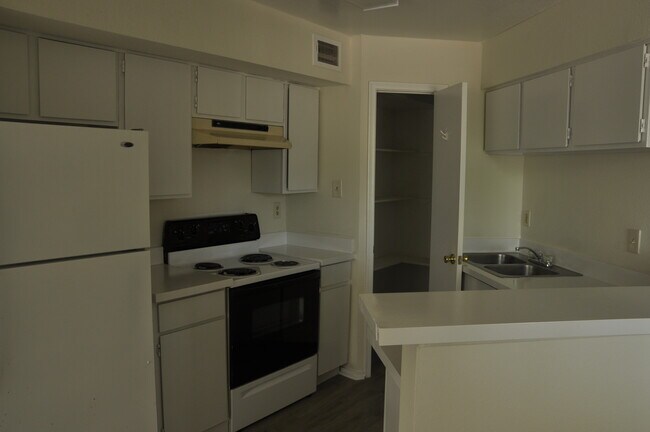 7200 W T C Jester Blvd Unit 104, Houston, TX 77088 | Homes.com