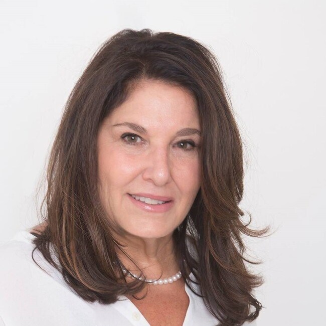 Felicia Frey Real Estate Agent In