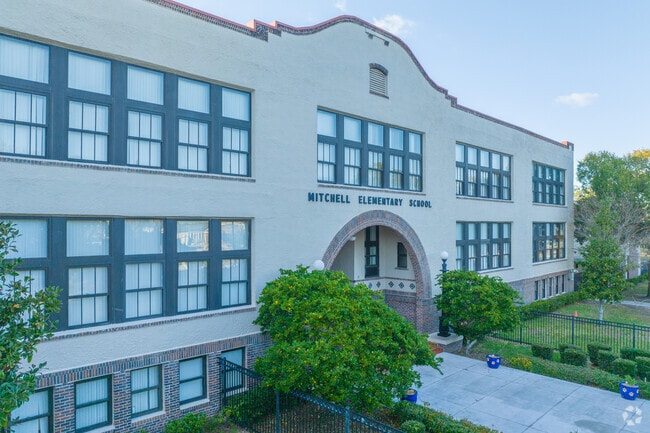 Mitchell Elementary School, Rankings & Reviews - Homes.com