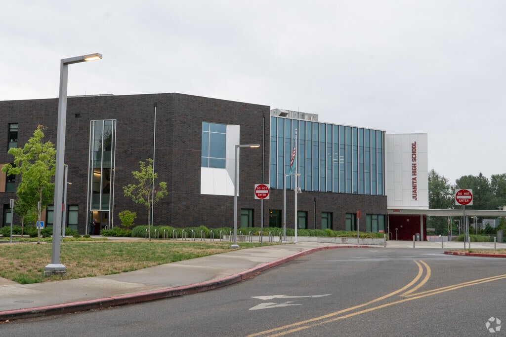 Juanita High School, Rankings & Reviews - Homes.com