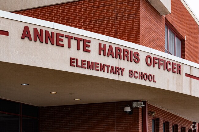 East Saint Louis, IL City Guide | About Living in East Saint Louis - Homes.com