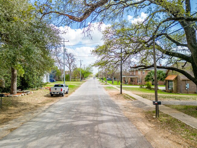 Floresville, TX City Guide | About Living in Floresville - Homes.com