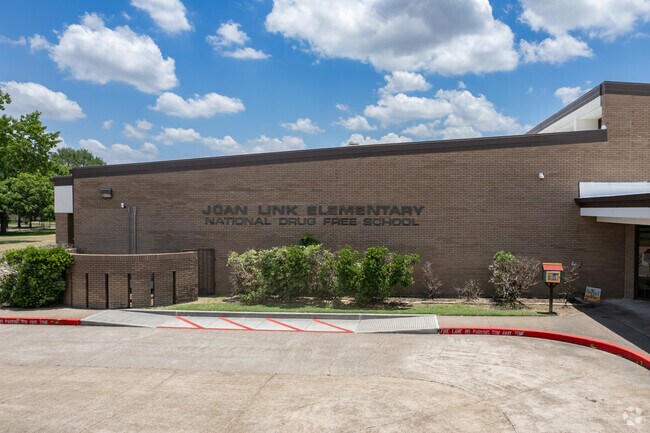 Joan Link Elementary School, Rankings & Reviews - Homes.com