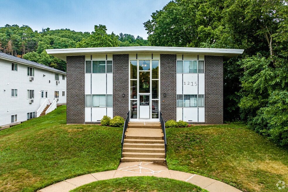 1215 S Dewey St Apartments - 1215 S Dewey St, Eau Claire, WI | Homes.com