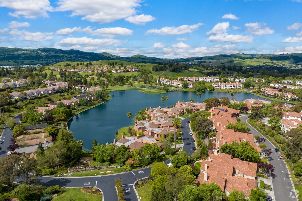 About Canyon Lakes | Schools, Demographics, Things to Do - Homes.com