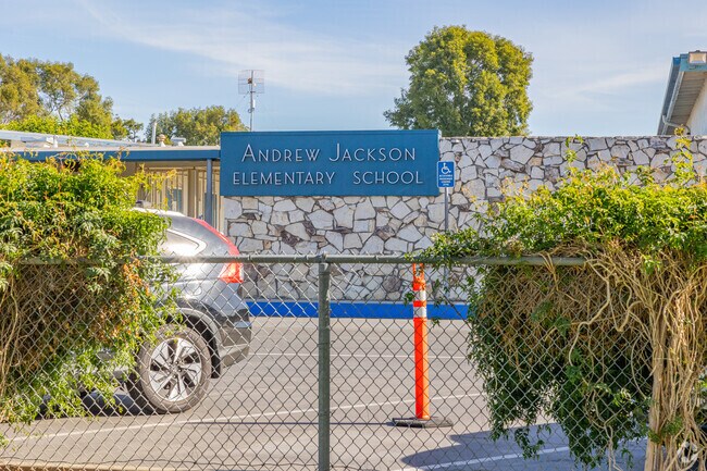 Andrew Jackson Elementary School, Rankings & Reviews - Homes.com