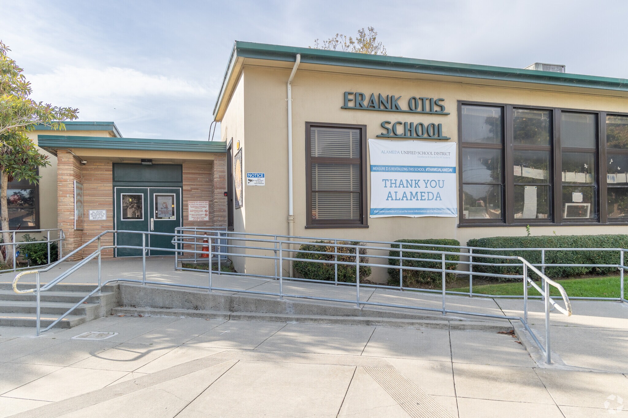 3013 Bayview Dr, Alameda, CA 94501 | MLS# 41051411 | Homes.com