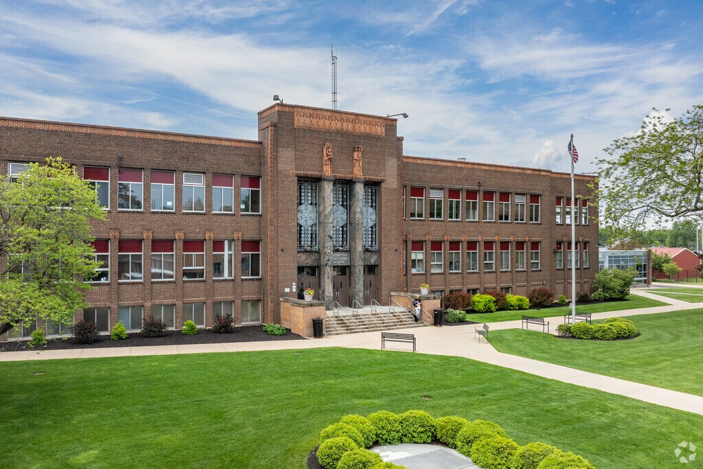 Thornton Fractional North High School, Calumet City IL Rankings & Reviews - Homes.com
