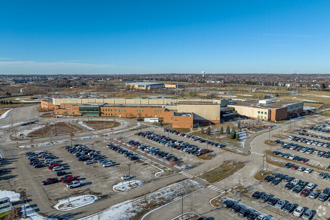 East Ridge High School, Rankings & Reviews - Homes.com