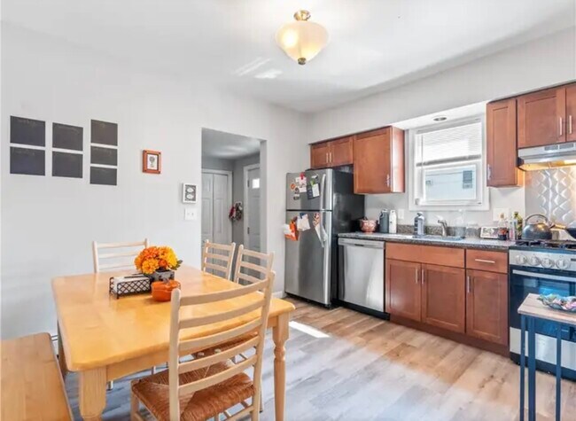 406 N Broadway Unit Rumford 1R, Rumford, RI 02916 | Homes.com