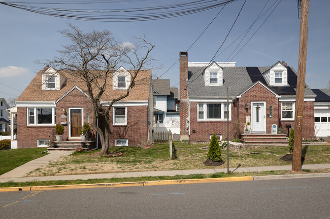 Bergenfield NJ Real Estate & Homes for Sale - Homes.com Bergenfield NJ Real Estate & Homes for Sale - Homes.com
