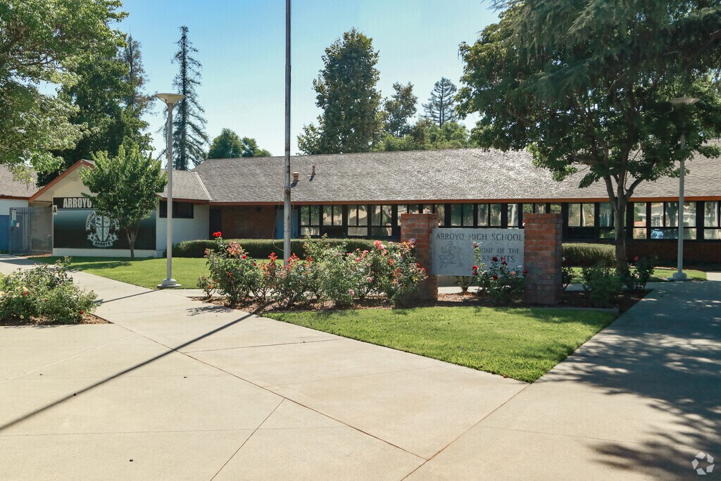 Arroyo High School, Rankings & Reviews - Homes.com