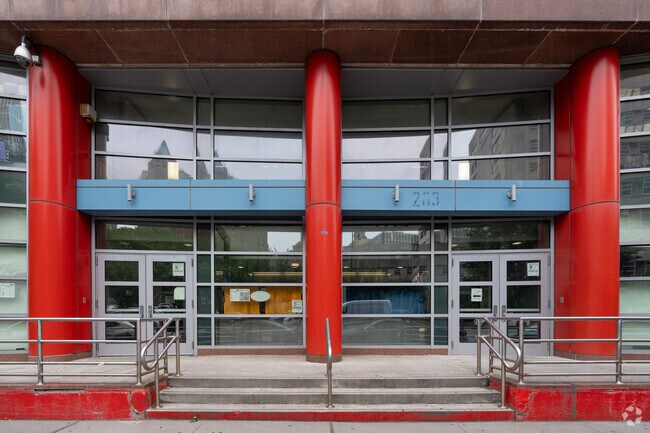 K527 Urban Assembly Institute of Math and Science for Young Women, Rankings & Reviews - Homes.com