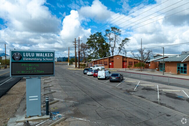 Lulu Walker Elementary School, Rankings & Reviews - Homes.com