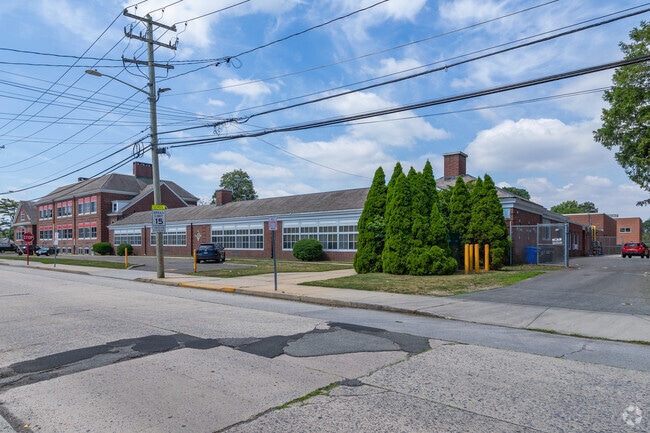 California Avenue Elementary School, Rankings & Reviews - Homes.com