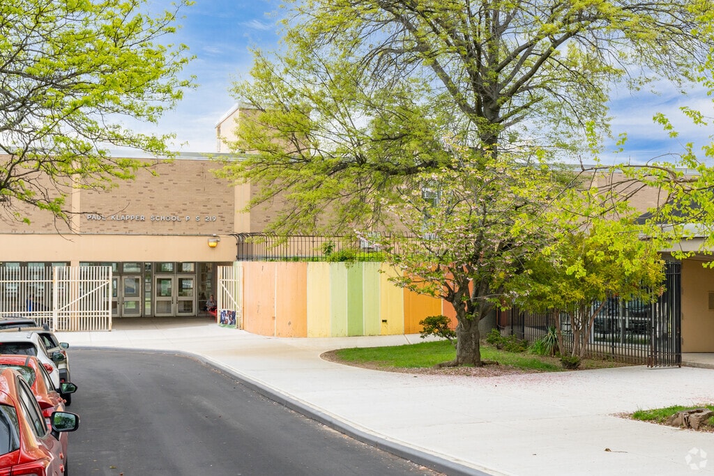 P.S. 219 - Paul Klapper, Queens NY Rankings & Reviews - Homes.com