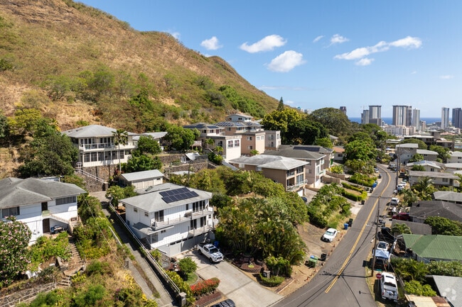 About Nuuanu-Punchbowl | Schools, Demographics, Things to Do - Homes.com