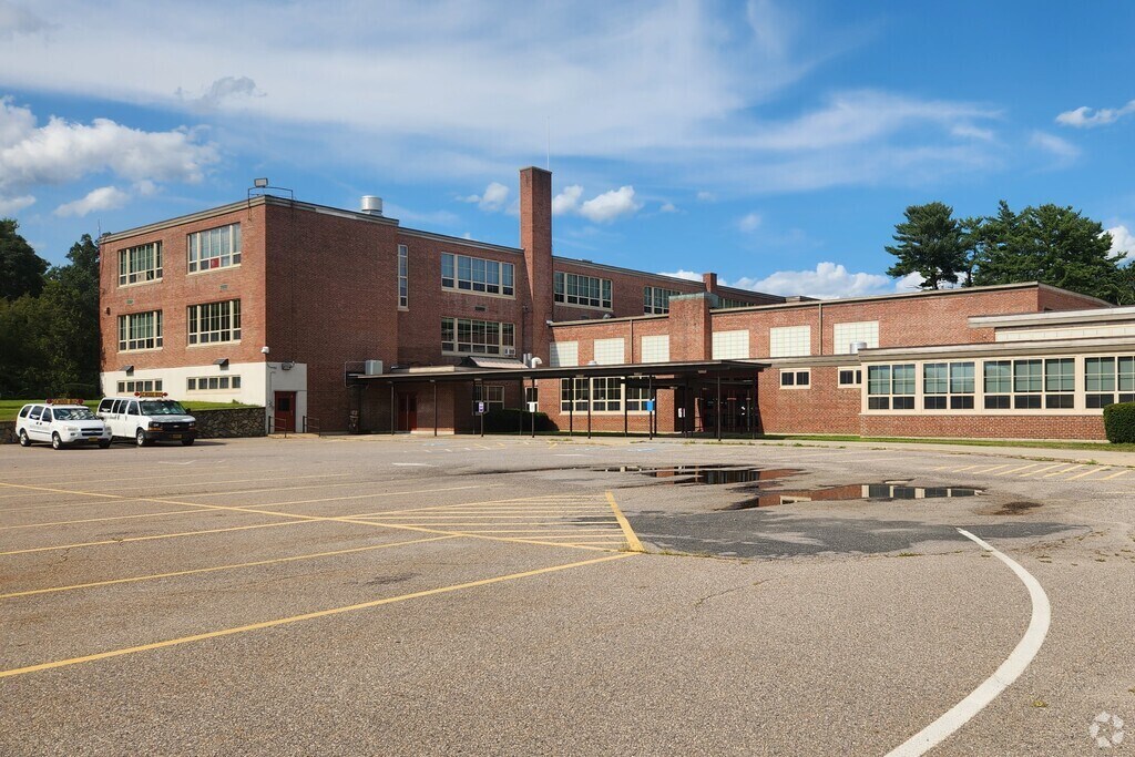 Henri A. Yelle Elementary School, Rankings & Reviews - Homes.com