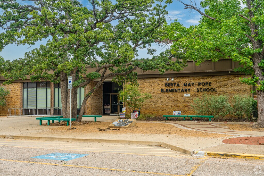Pope Elementary School, Arlington TX Rankings & Reviews - Homes.com