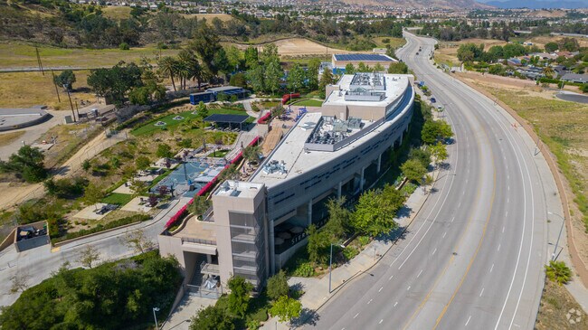 Sierra Canyon School, Rankings & Reviews - Homes.com