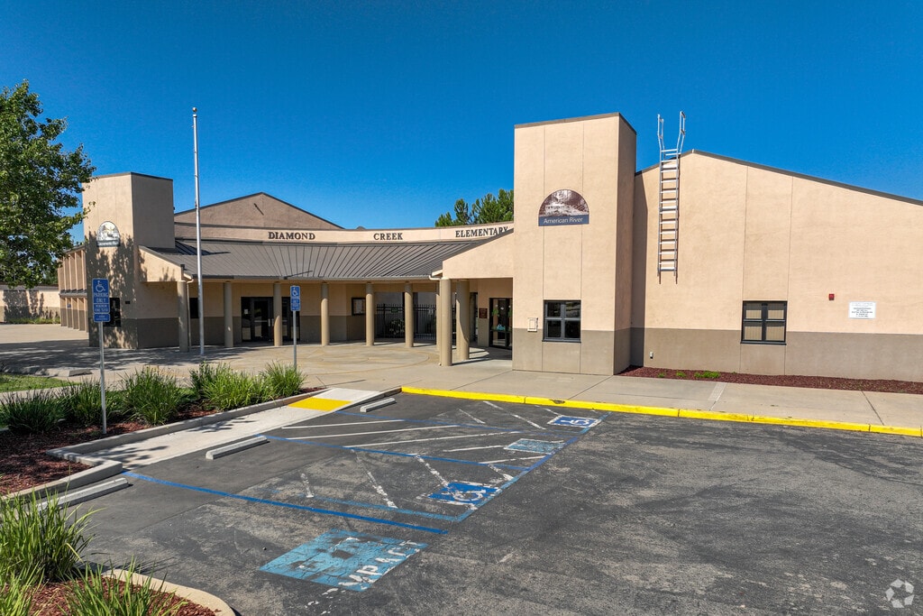 Diamond Creek Elementary School, Rankings & Reviews - Homes.com