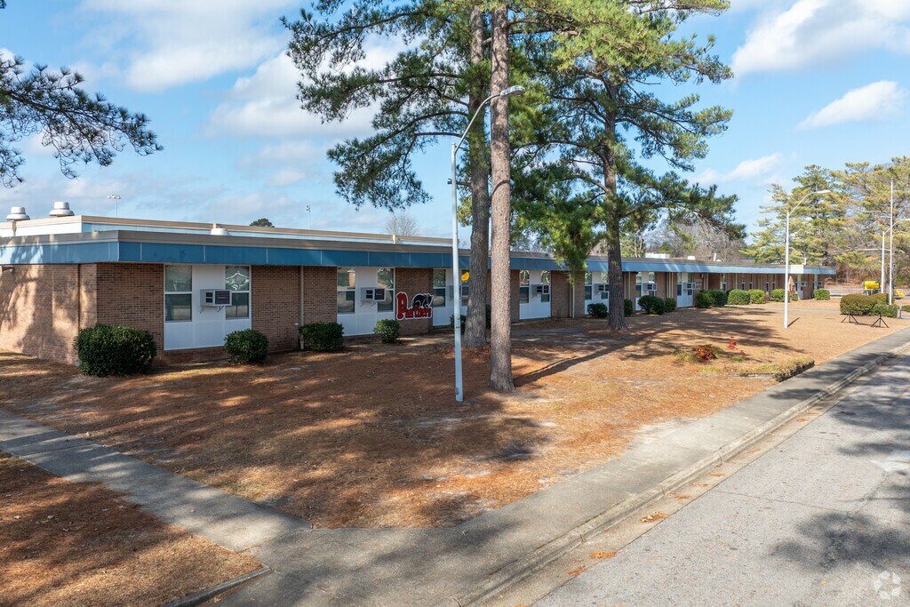 Ponderosa Elementary in Fayetteville, NC - Homes.com Ponderosa Elementary in Fayetteville, NC - Homes.com