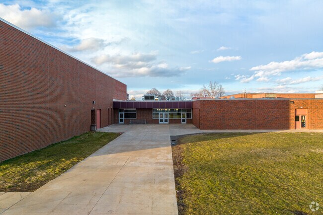 Il Valley Central High School, Rankings & Reviews - Homes.com