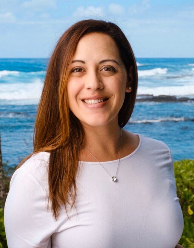 Misti Tyrin Real Estate Agent In Hilo Hi