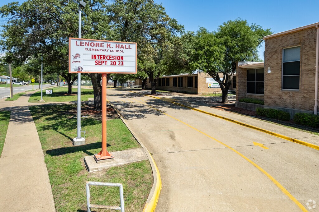 Lenore Kirk Hall Elementary School in Dallas, TX - Homes.com